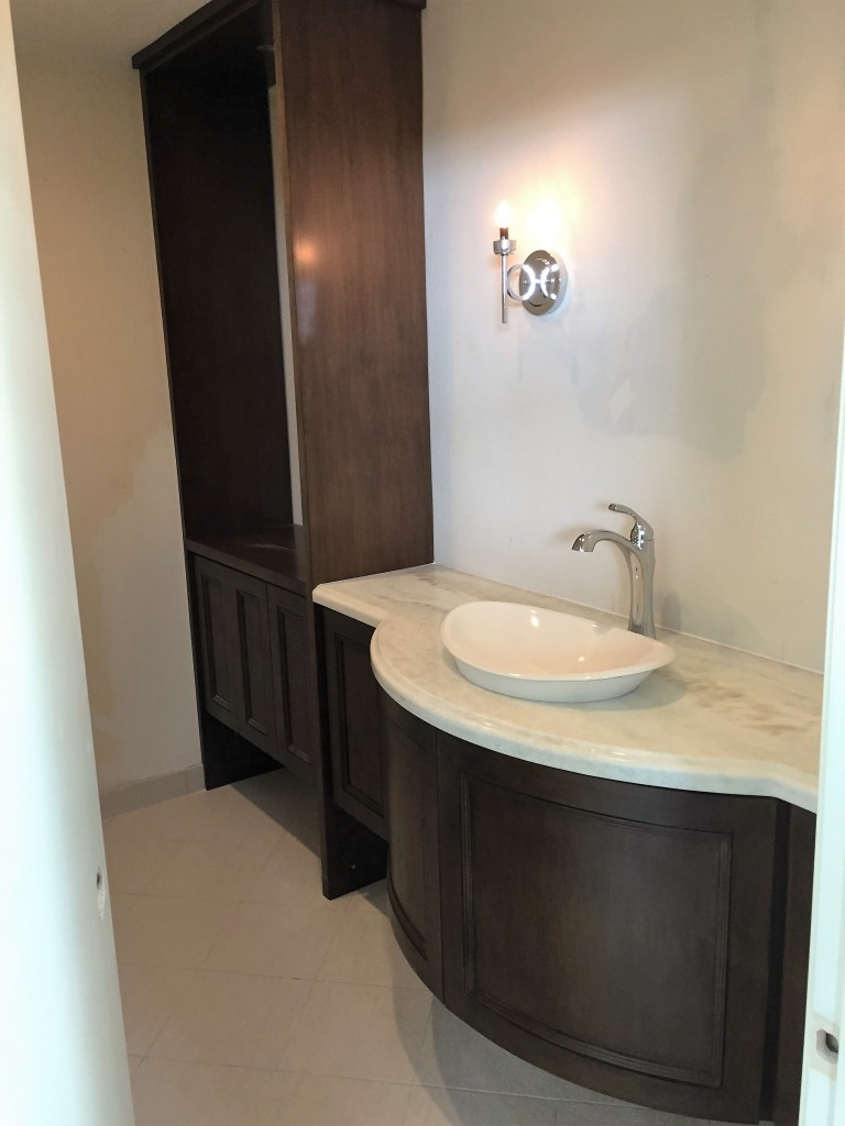 Single Vanity Cabinet with Radius | HEFFORD